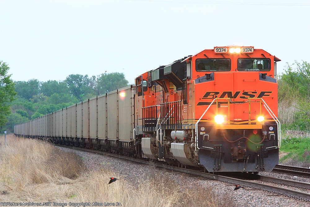 BNSF 9374 west